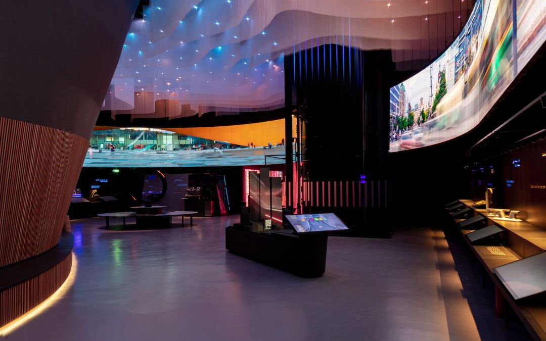 How to Choose the Right Curved LED Display for Your Business ...